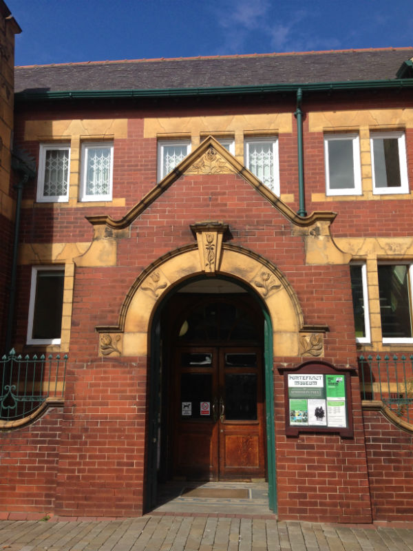 Pontefract Building Tourism - God's Own CountyGod's Own County